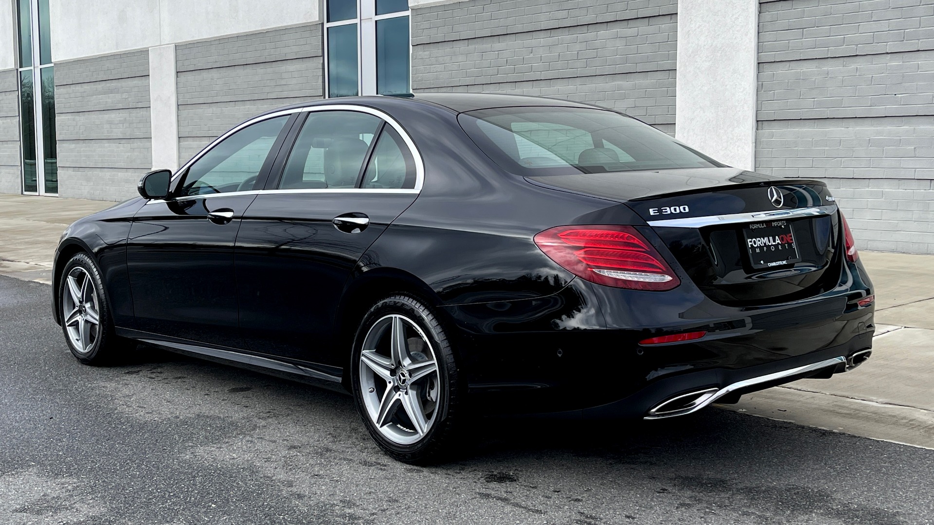 Used 2019 Mercedes-Benz E-CLASS E 300 2.0L SEDAN / NAV / PANO-ROOF ...