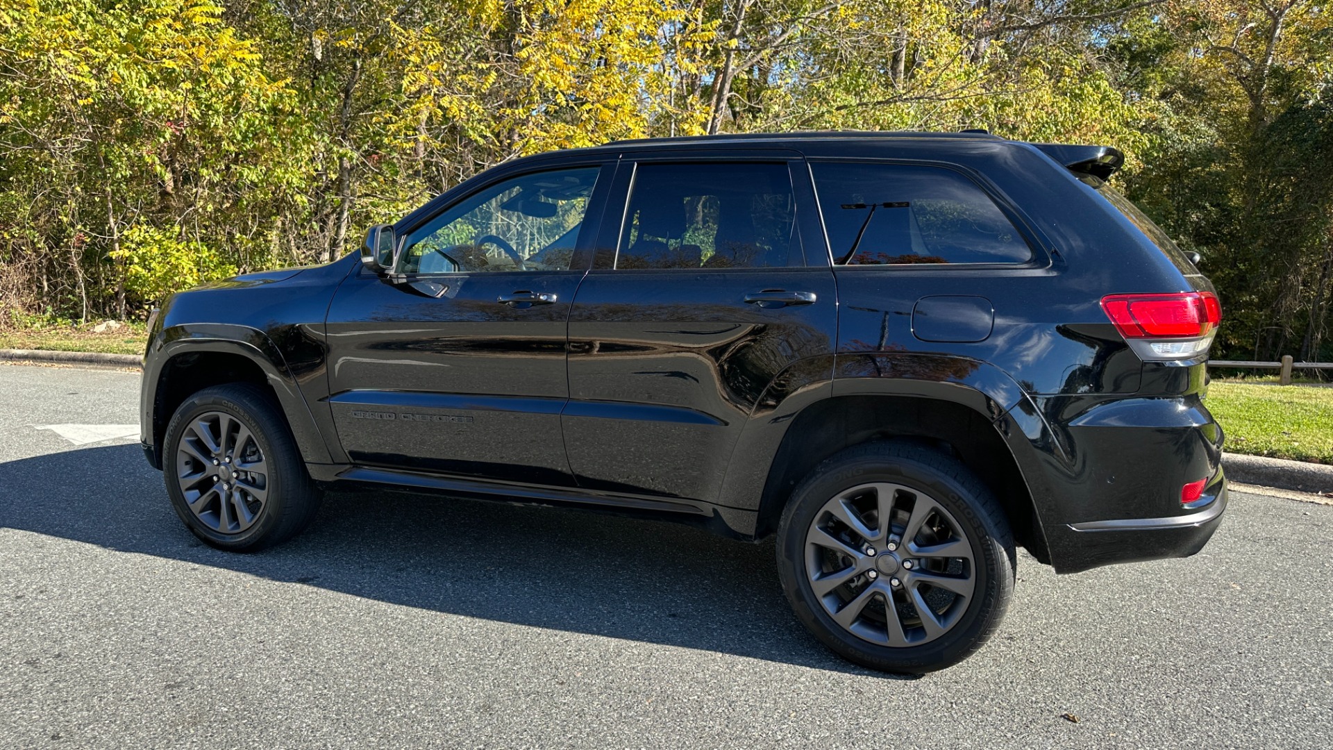 Blackout Jeep Grand Cherokee