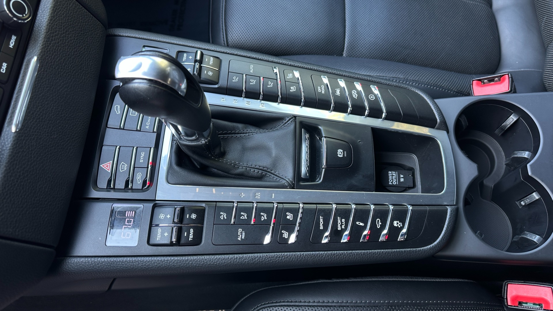 Used 2018 Porsche Macan AWD / 20IN RS SPYDER WHEELS / AIR SUSPENSION ...