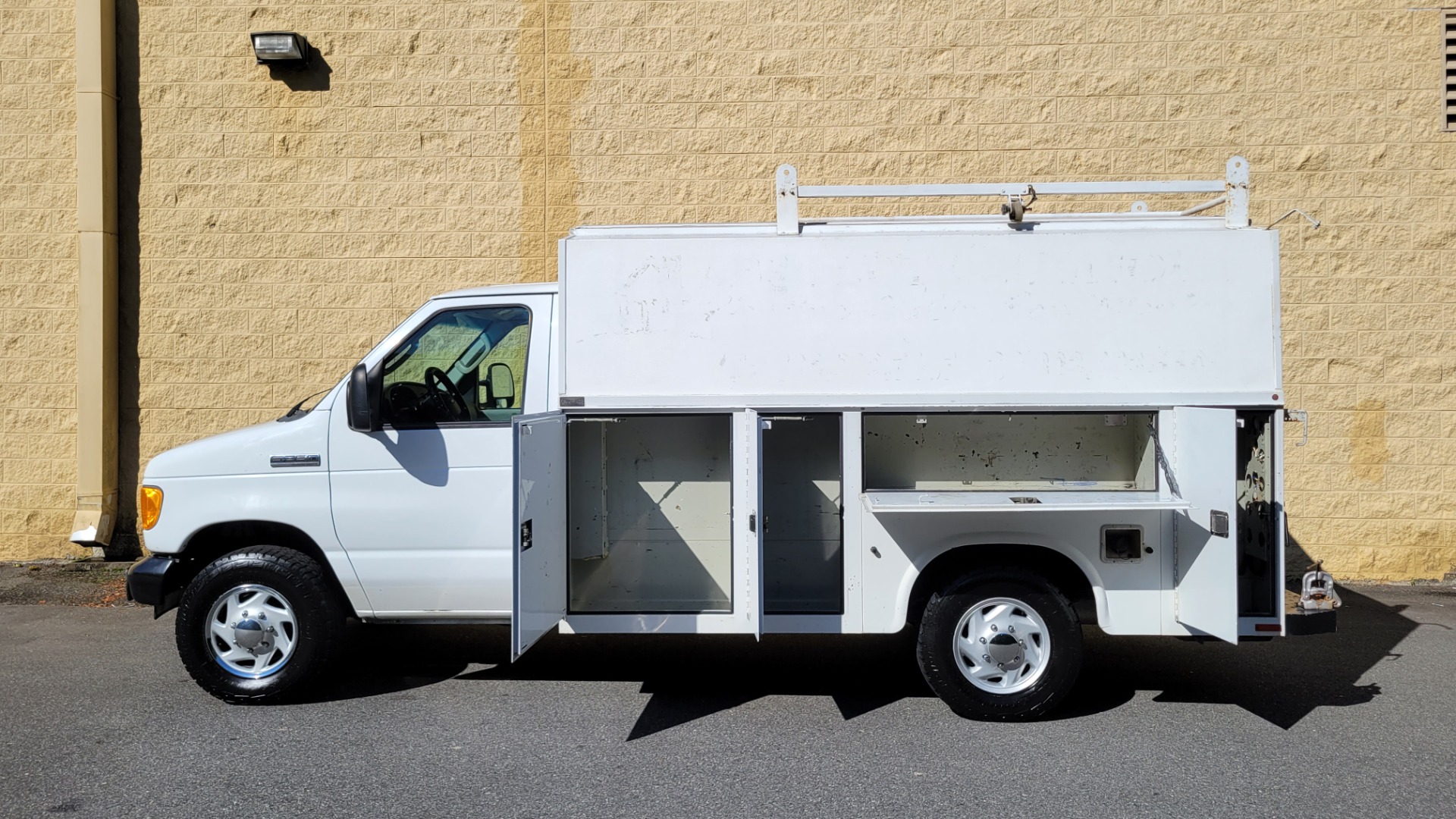 Used 2007 Ford ECONOLINE COMMERCIAL CUTAWAY WORK VAN / 5.4L V8 / TONS ...