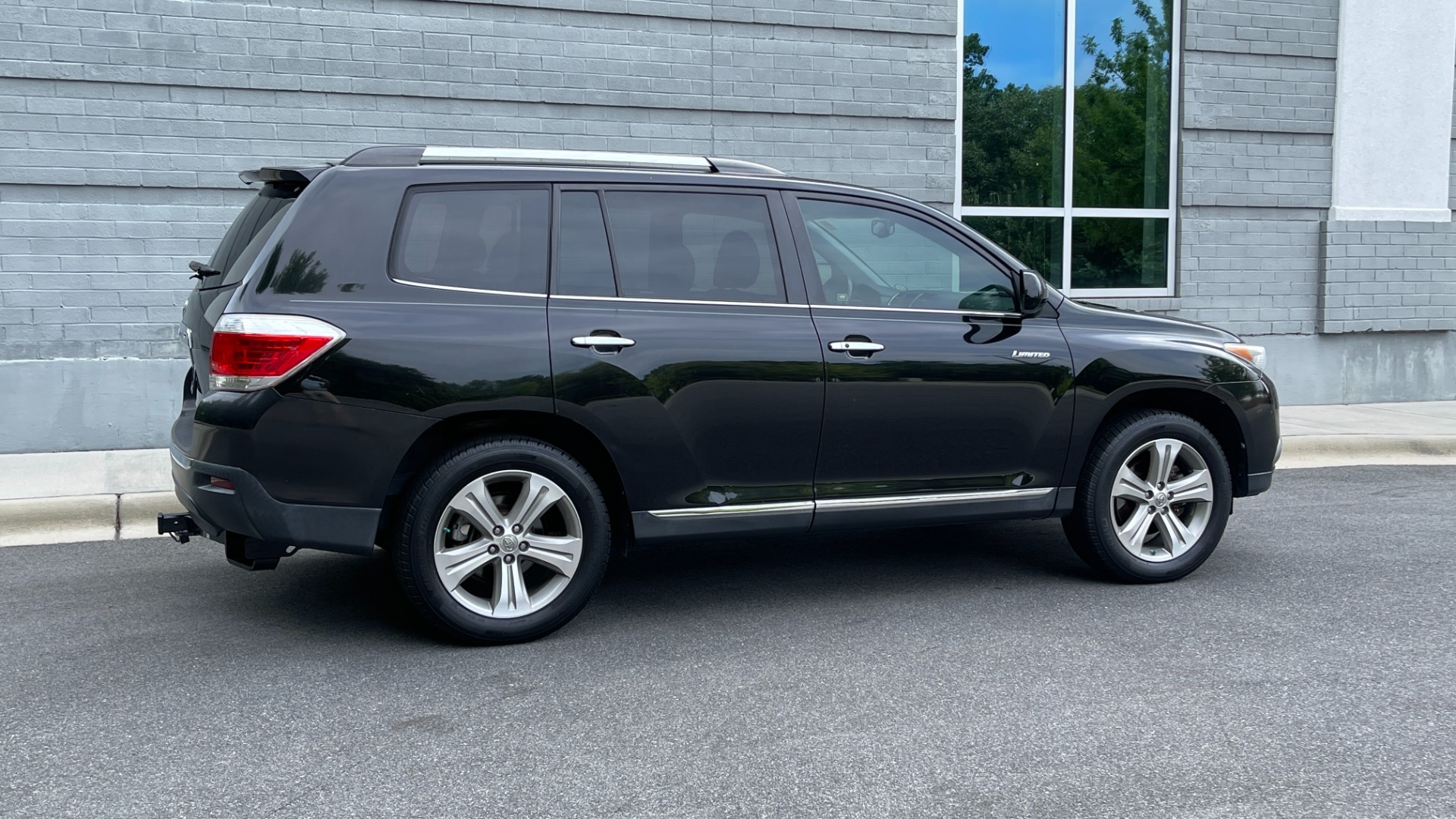 Used 2013 Toyota Highlander Limited / LEATHER / 3RD ROW / NAV ...