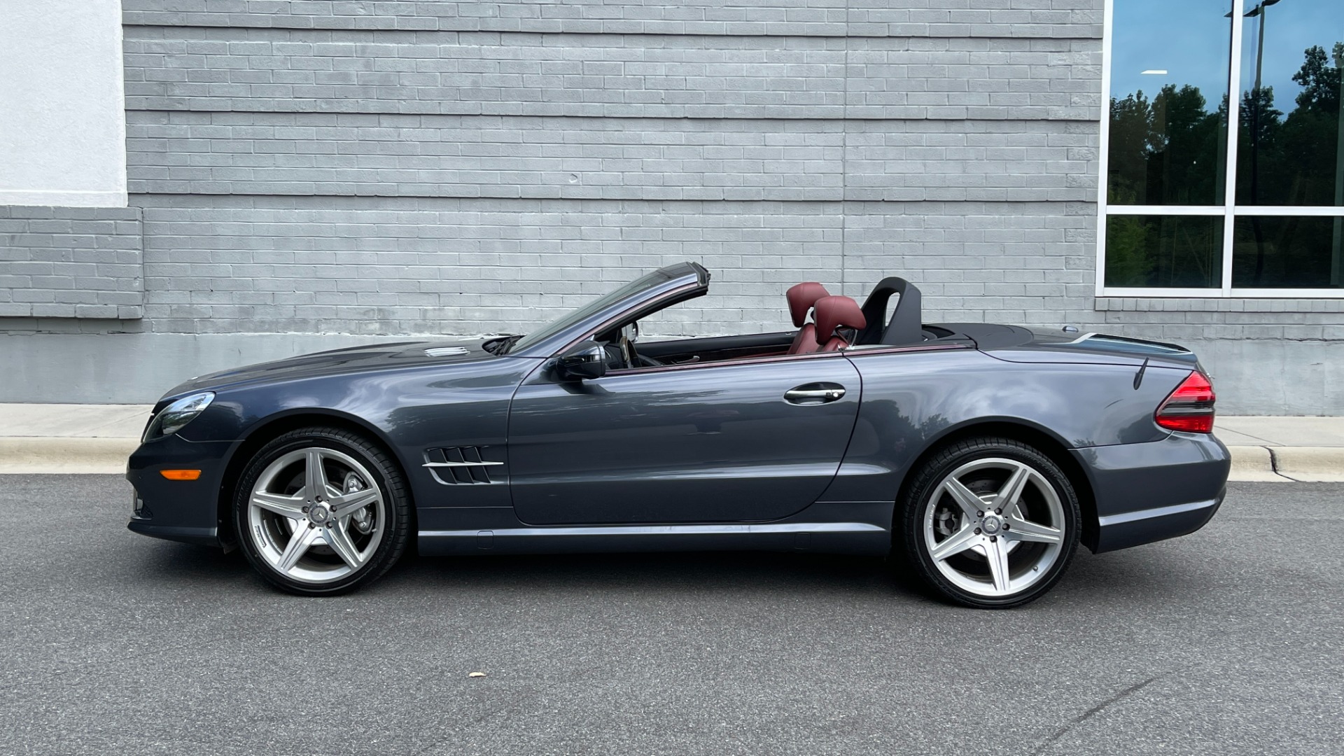 Used 2011 Mercedes-Benz SL-Class SL550 / HARD TOP CONVERTIBLE / GLASS ...