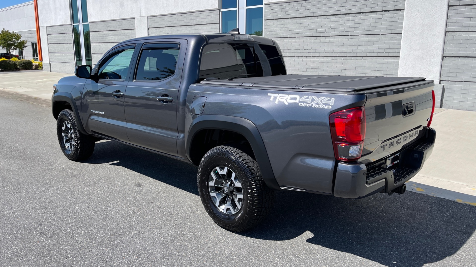 Used 2018 Toyota Tacoma TRD Off Road / CLOTH / BED COVER / TECH PACKAGE ...