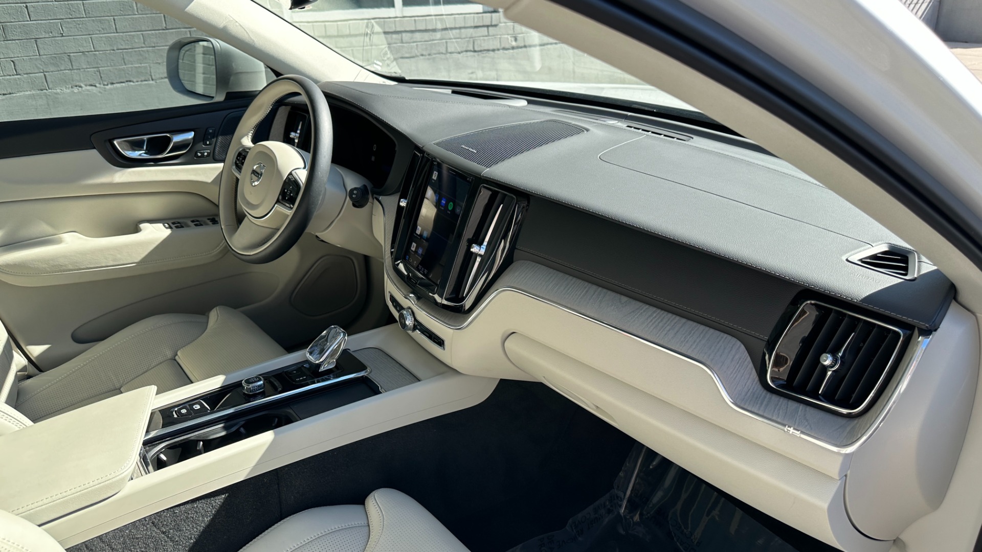 Used 2022 Volvo XC60 INSCRIPTION / CLIMATE PACKAGE / ADVANCED PACKAGE ...