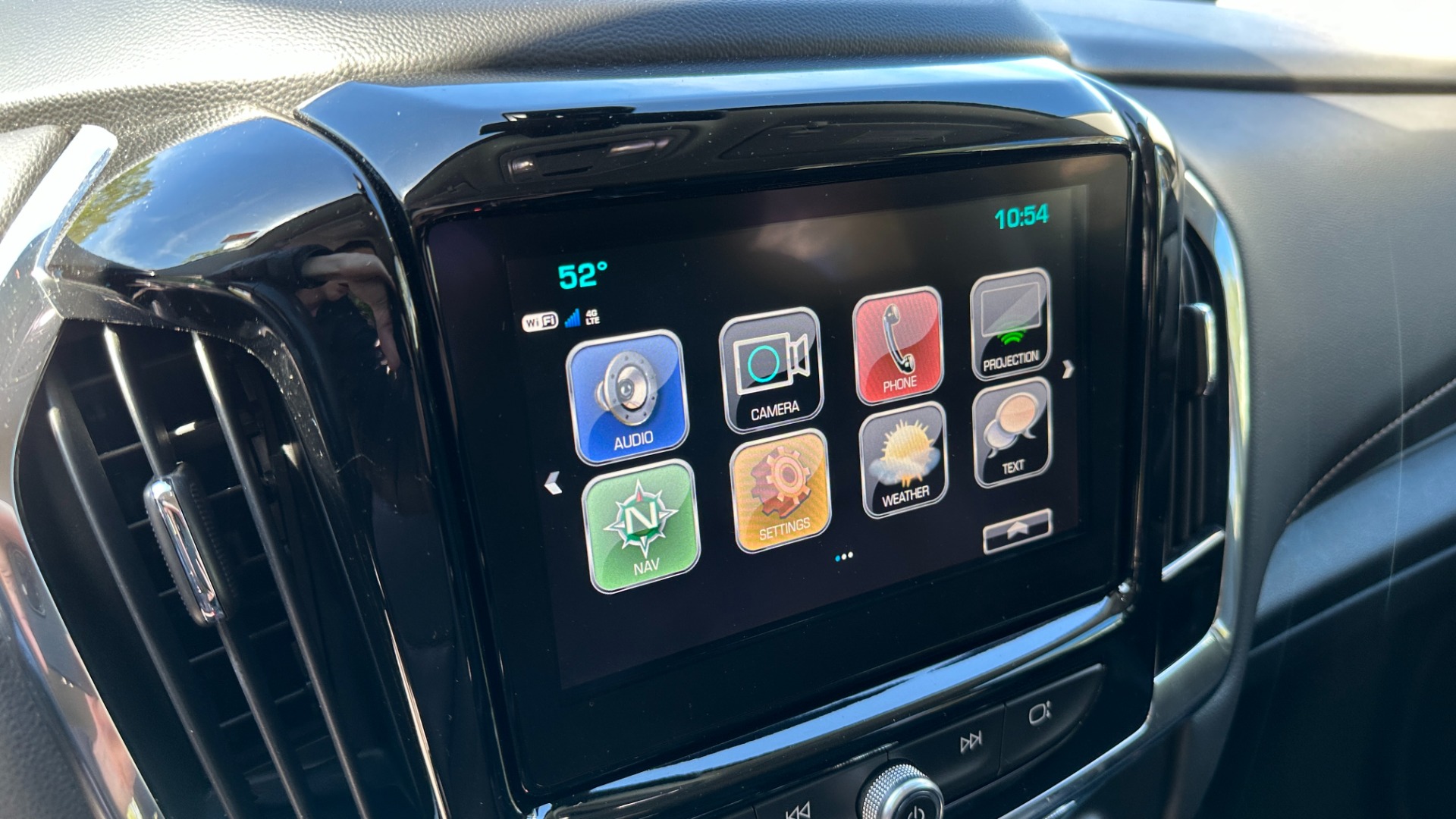 Used 2018 Chevrolet Traverse RS / REAR DVD / 3 ROW SEATING / LEATHER ...