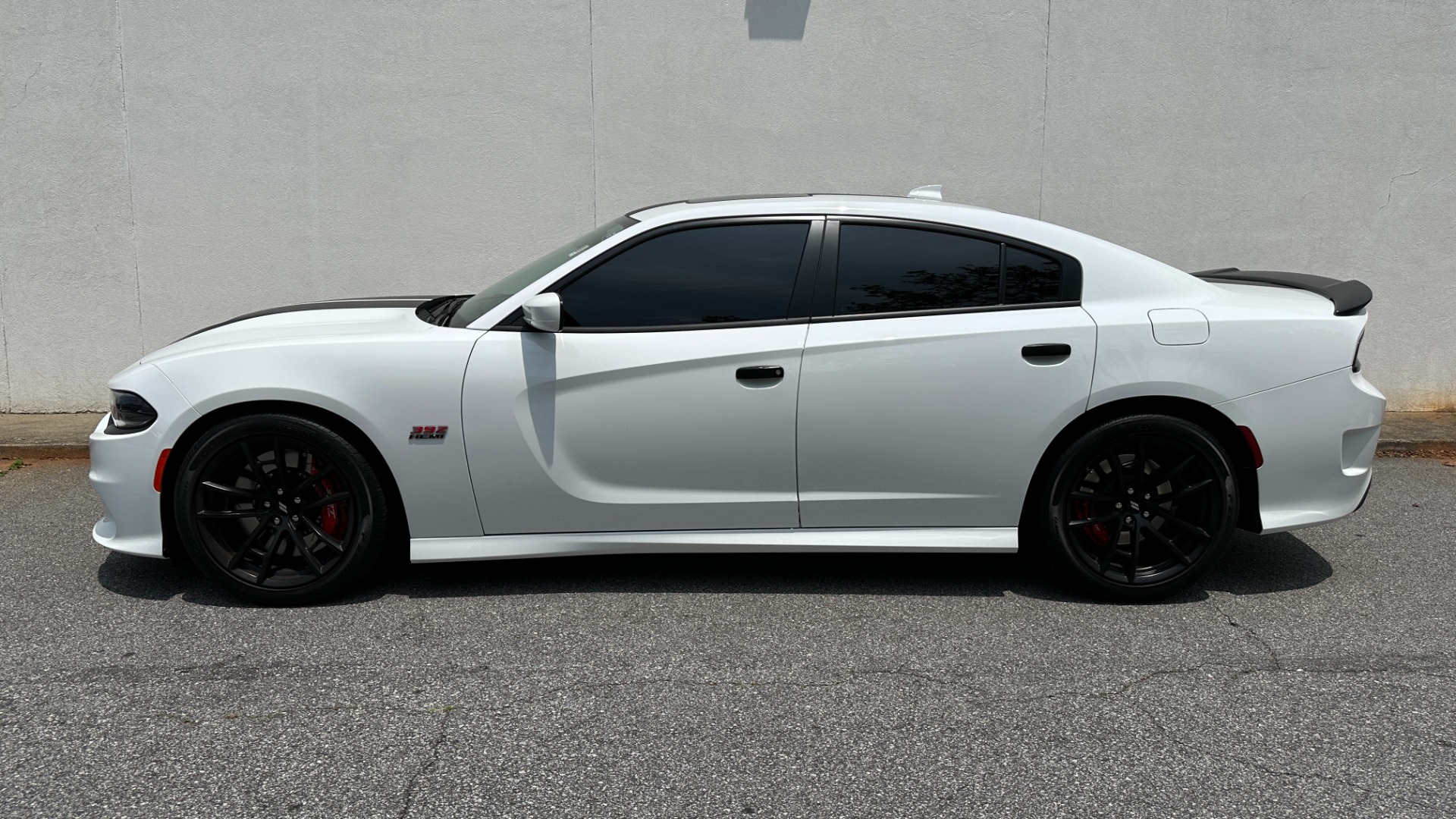 2022 Dodge Charger Rt White With Black Rims