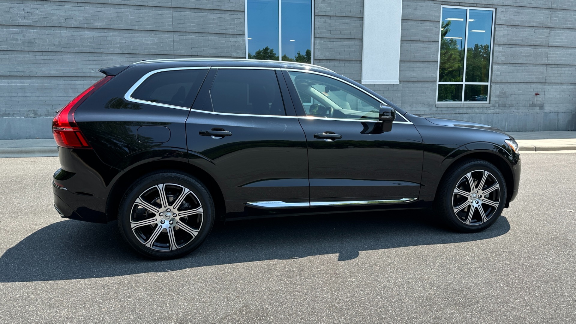 Used 2020 Volvo XC60 INSCRIPTION / PANORAMIC SUNROOF / HEATED SEATS ...