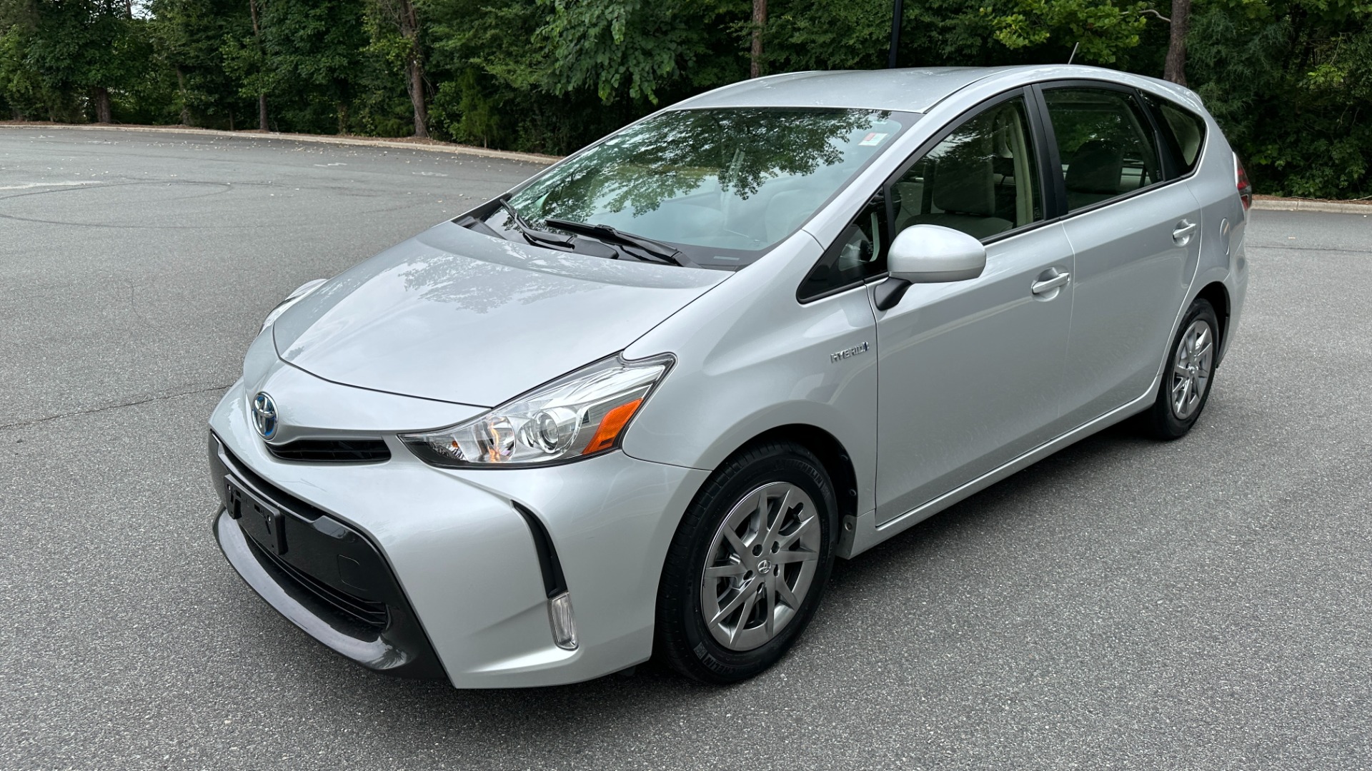 Used 2017 Toyota Prius v FOUR / HYBRID / NAVIGATION For Sale ($25,300 ...