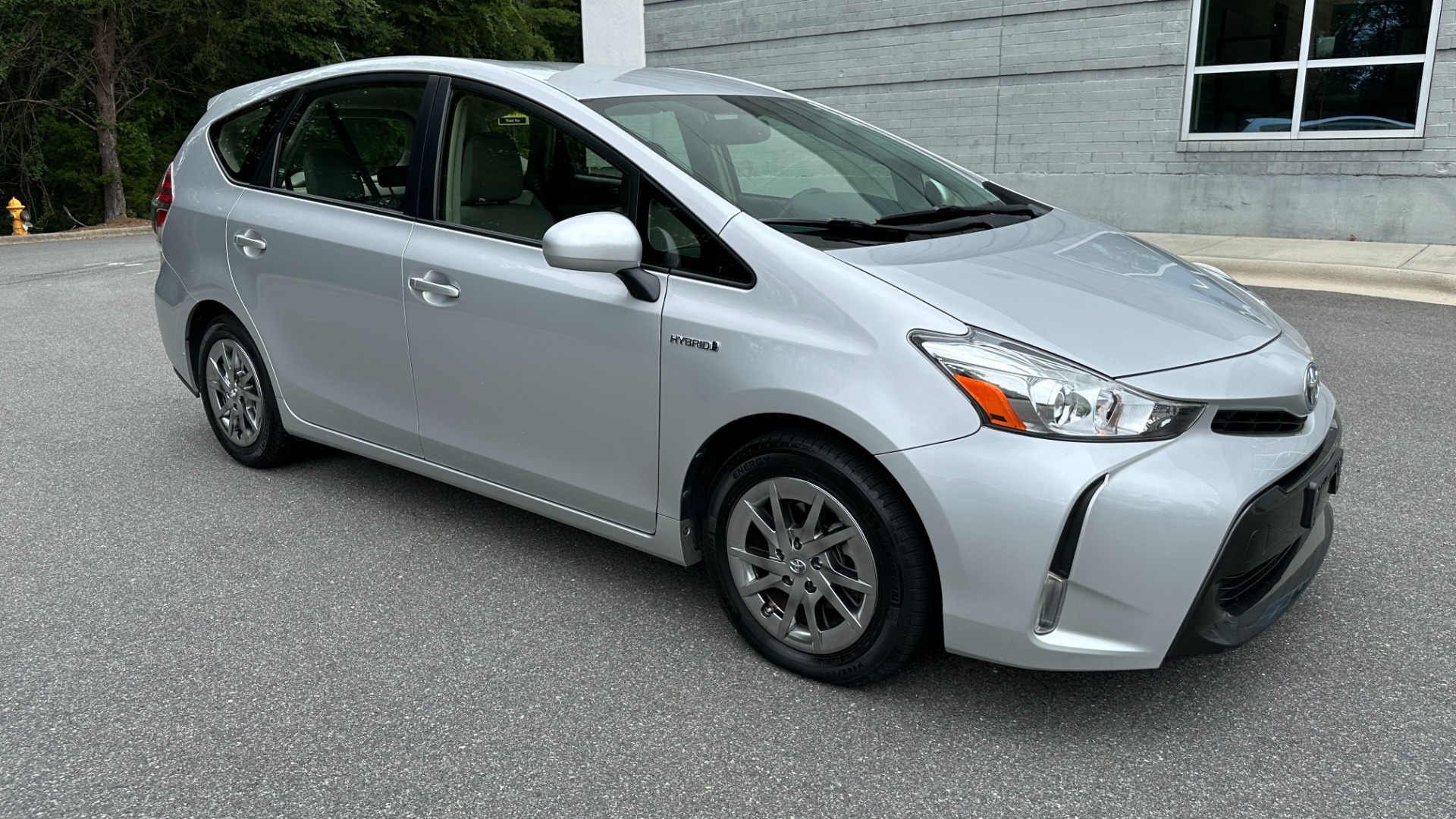 Used 2017 Toyota Prius v FOUR / HYBRID / NAVIGATION For Sale ($25,300 ...