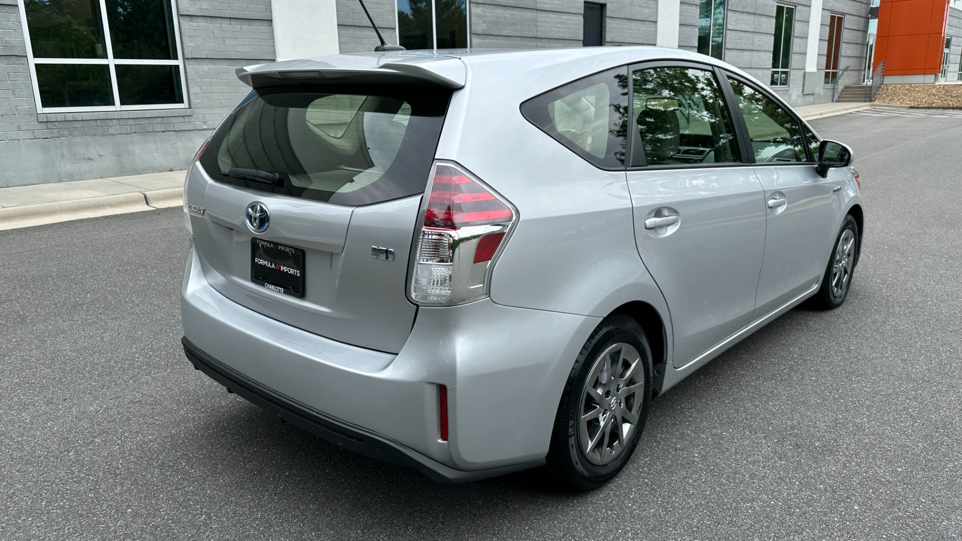 Used 2017 Toyota Prius v FOUR / HYBRID / NAVIGATION For Sale ($25,300 ...