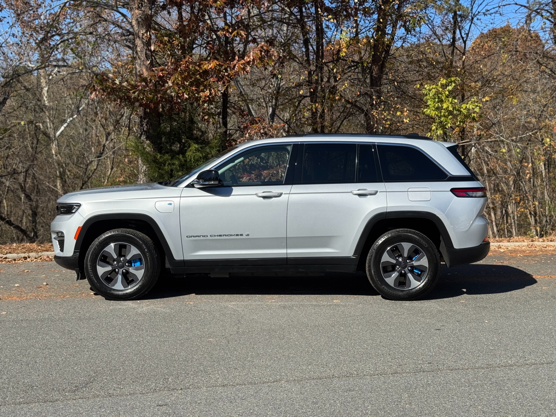 Used 2022 Jeep Grand Cherokee 4xe PANO ROOF / CARPLAY / PASS DISPLAY ...