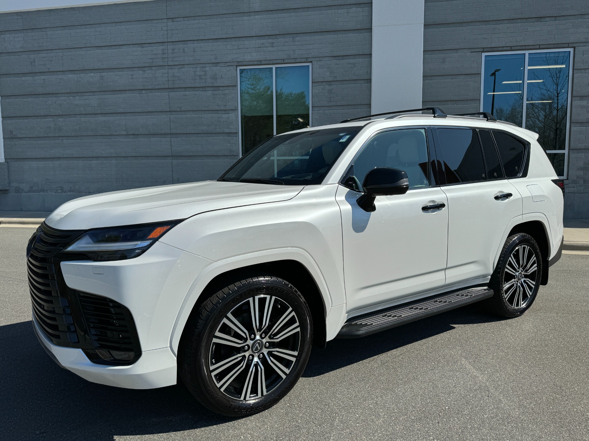 Used 2023 Lexus LX 600 Luxury ACTIVE HEIGHT CONTROL / APPEARANCE PKG ...