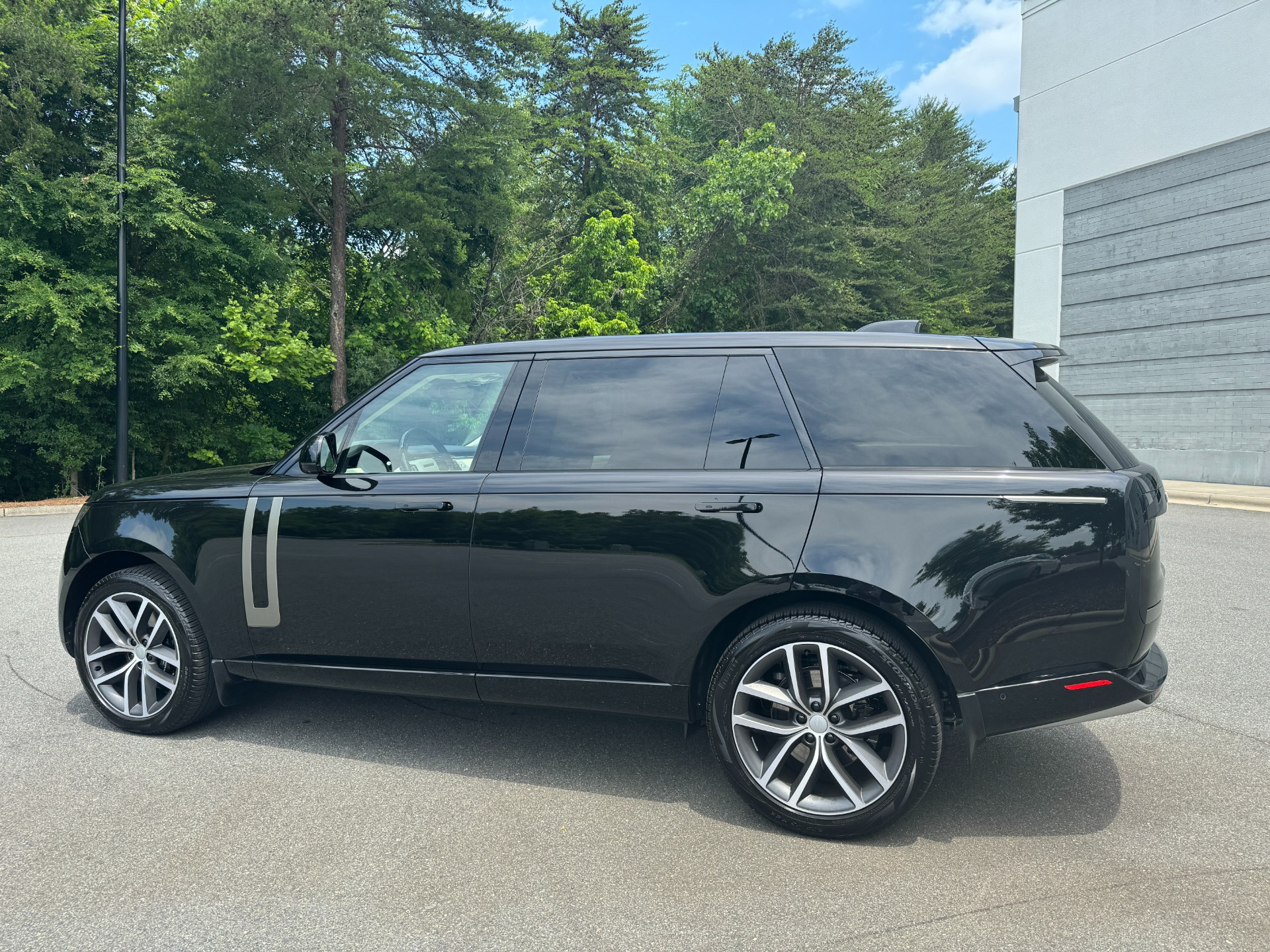 Used 2024 Land Rover Range Rover SE P400 LWB 7 SEAT TOWING PACK / 22 ...